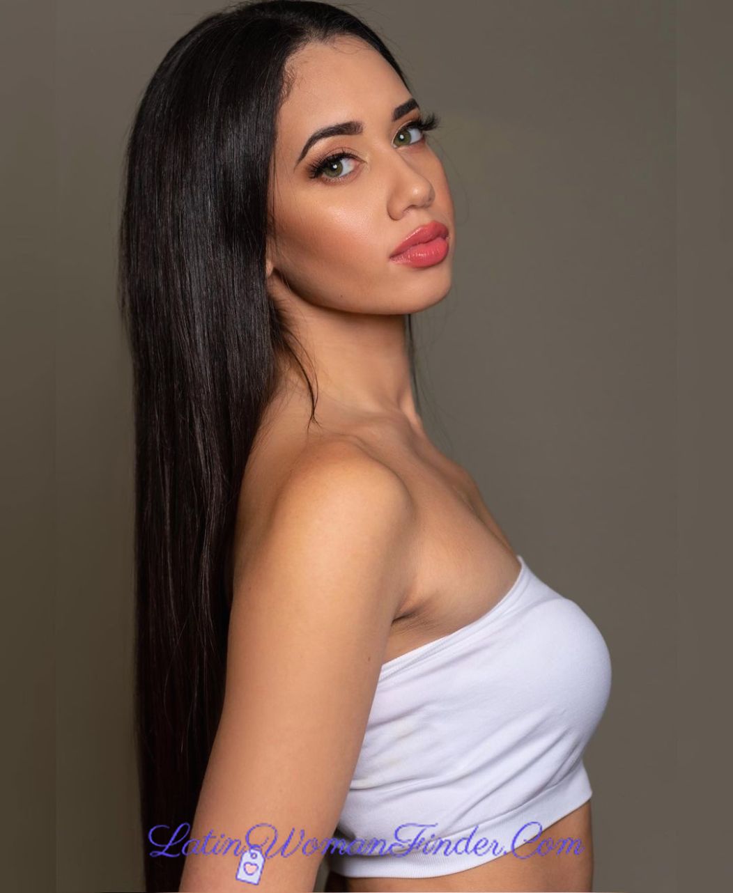 Dating a Cuban Woman: The Comprehensive Guide for Men