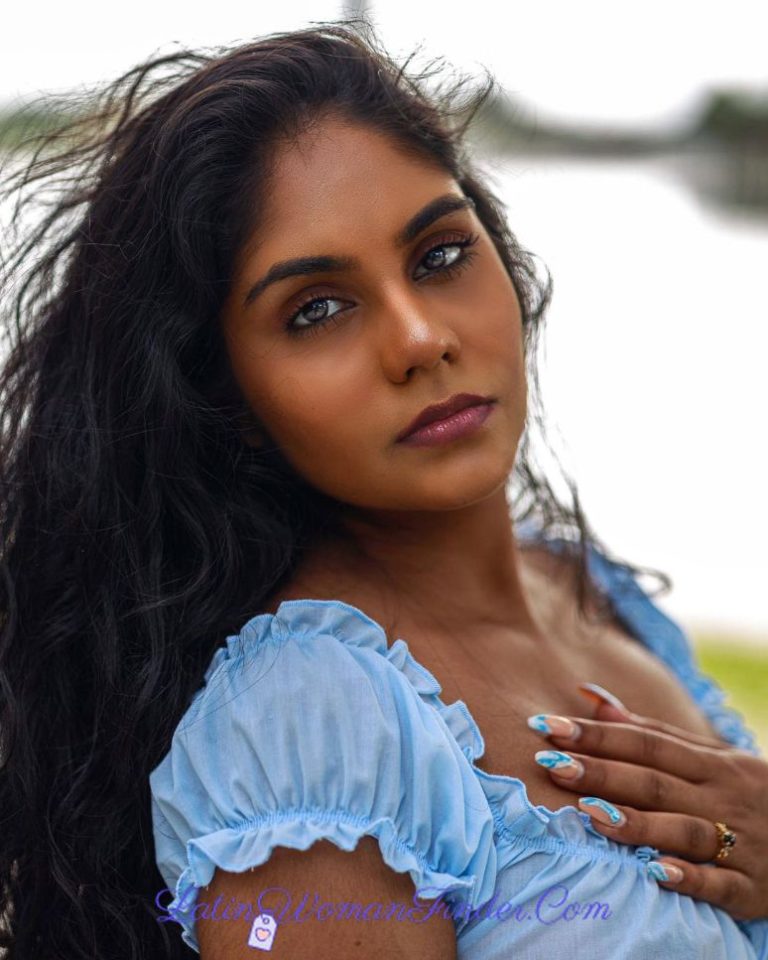 Panamanian Women: Read This Guide Before Dating Them