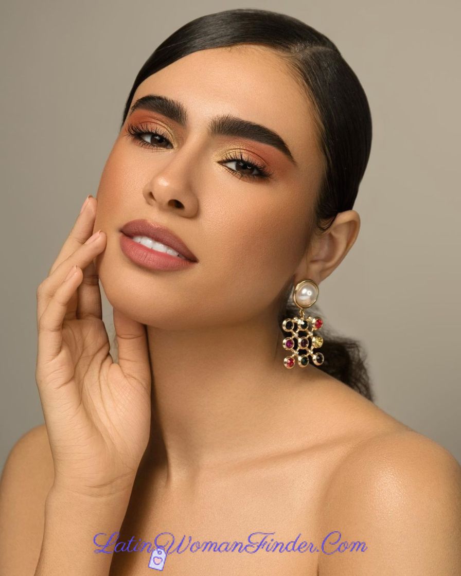 The Ultimate Guide on Dating Elegant Puerto Rican Women