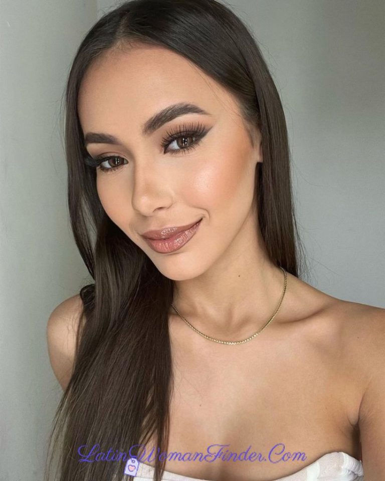 The Ultimate Guide on Dating Elegant Puerto Rican Women