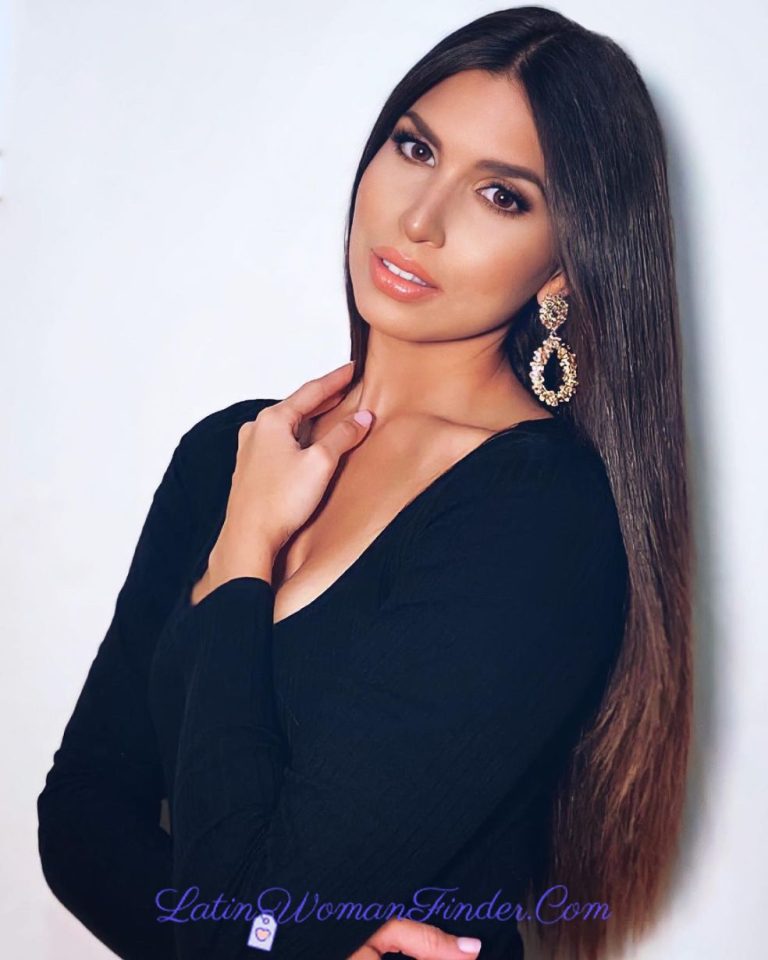 The Ultimate Guide on Dating Elegant Puerto Rican Women