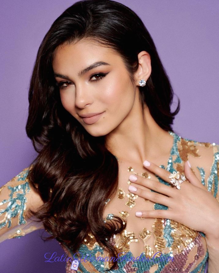 The Ultimate Guide on Dating Elegant Puerto Rican Women